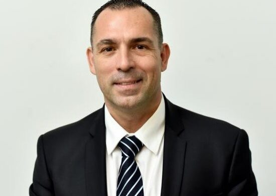 Čustven zapis poslanca Dejana Kaloha, zakaj je najprej potrebno biti človek