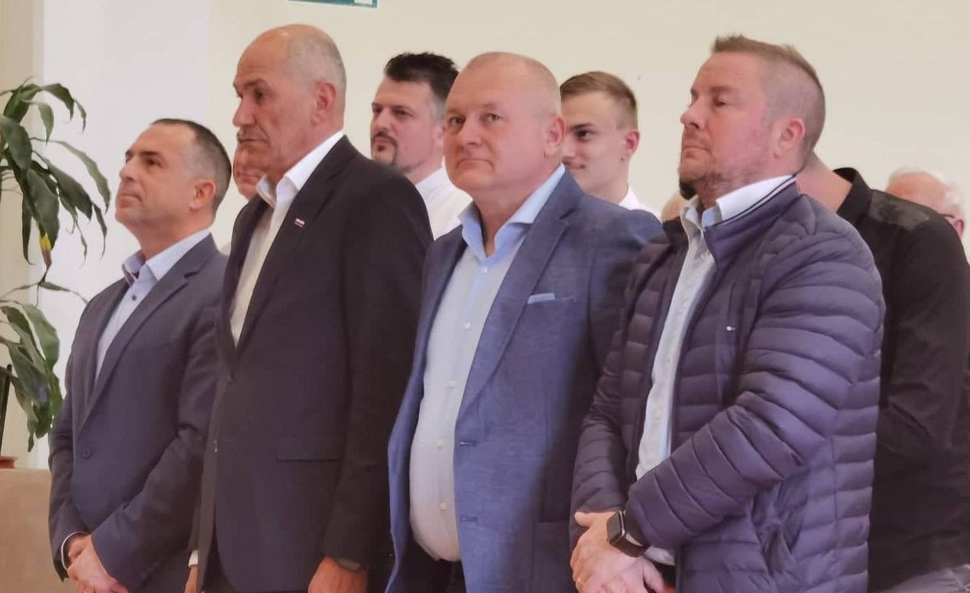 Mariborski SDS dobil novega predsednika. Ta je postal Franc Kangler ...