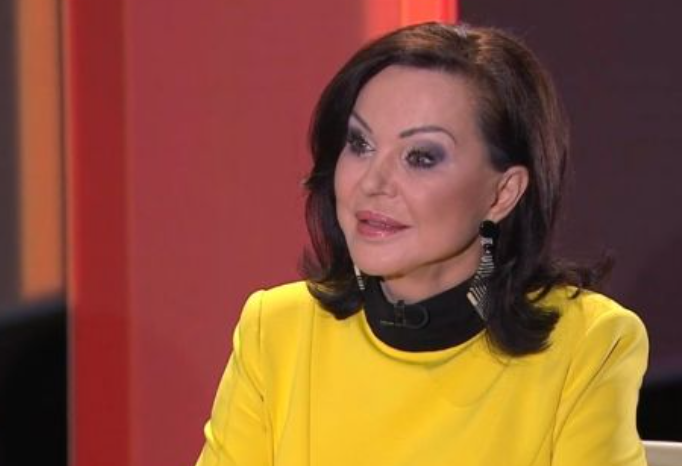 Stavkajoča Miša Molk za 4 jurje na mesec na RTV, ne dela praktično nič ...