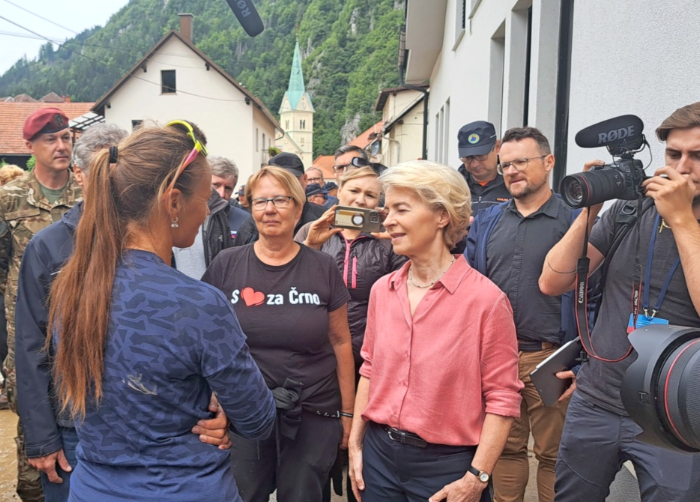 Prisrčen sprejem sredi Črne. Tina Maze in Ursula von der Leyen! Jutri ...