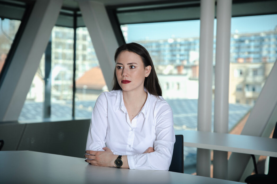 Intervju s predsednico SDM, Simono Purkat! "Mladim je bilo obljubljenih ...