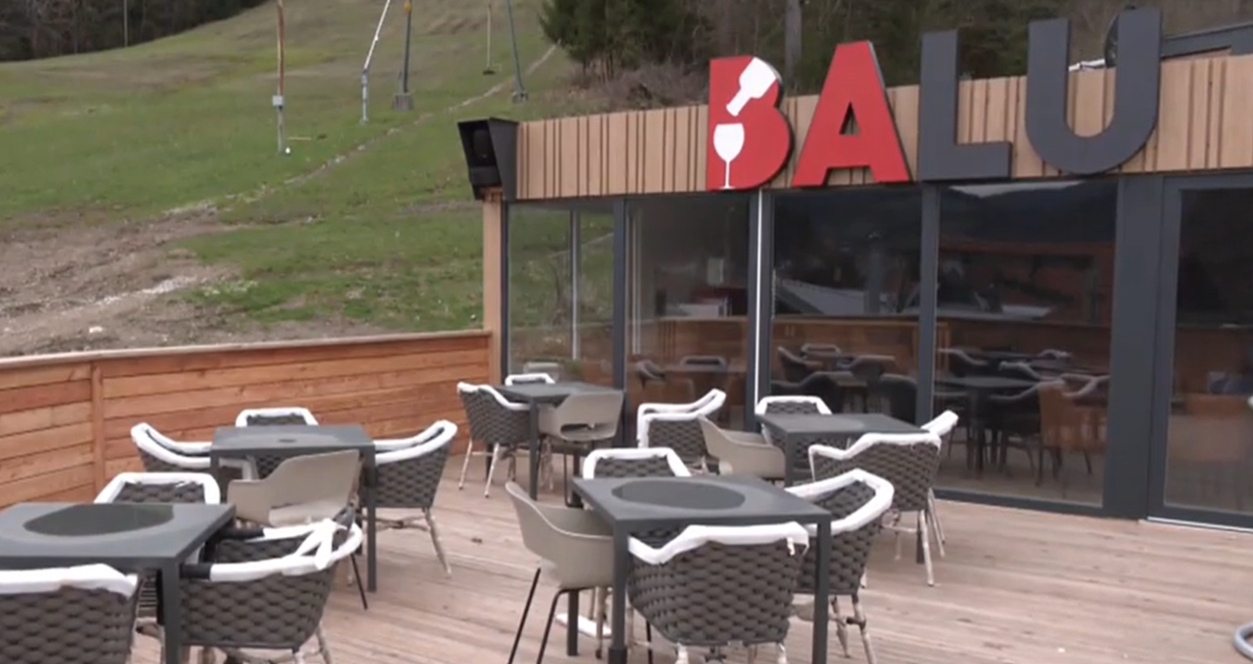 Luka Basi, pevec, ki ne poje slovensko, naj bi lokal na Koroškem ...