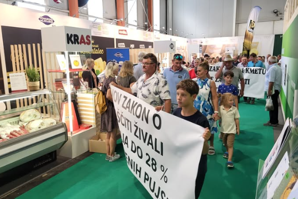 Pri Intrakt varovanju zanikajo uporabo fizične sile na sejmu AGRA - e ...