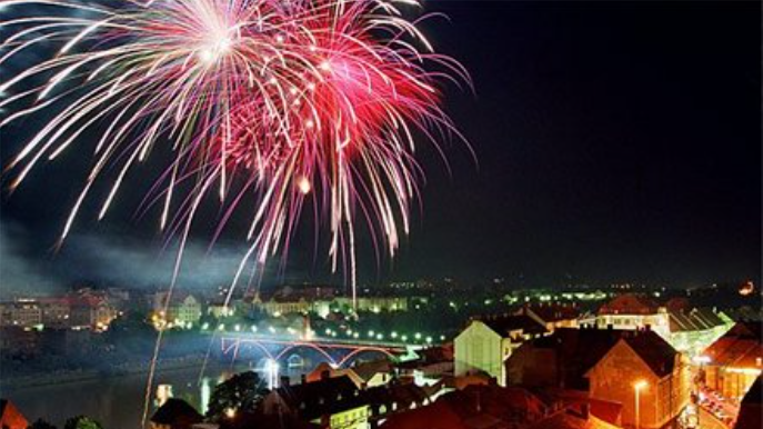 Na Češkem v novo leto stopajo brez komunizma. Kdaj bomo pri nas? - e ...